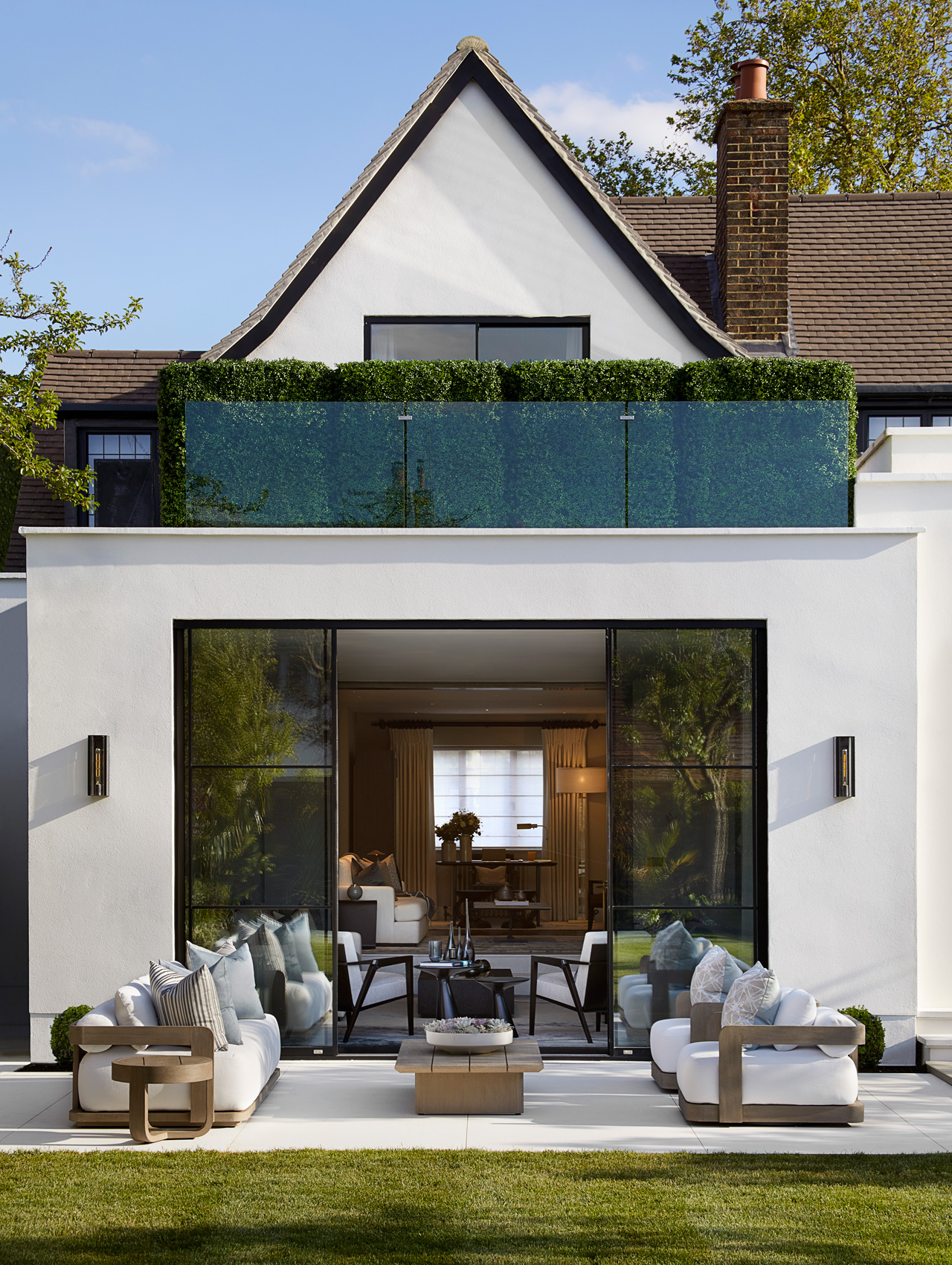 Architectural House - Mokka Design