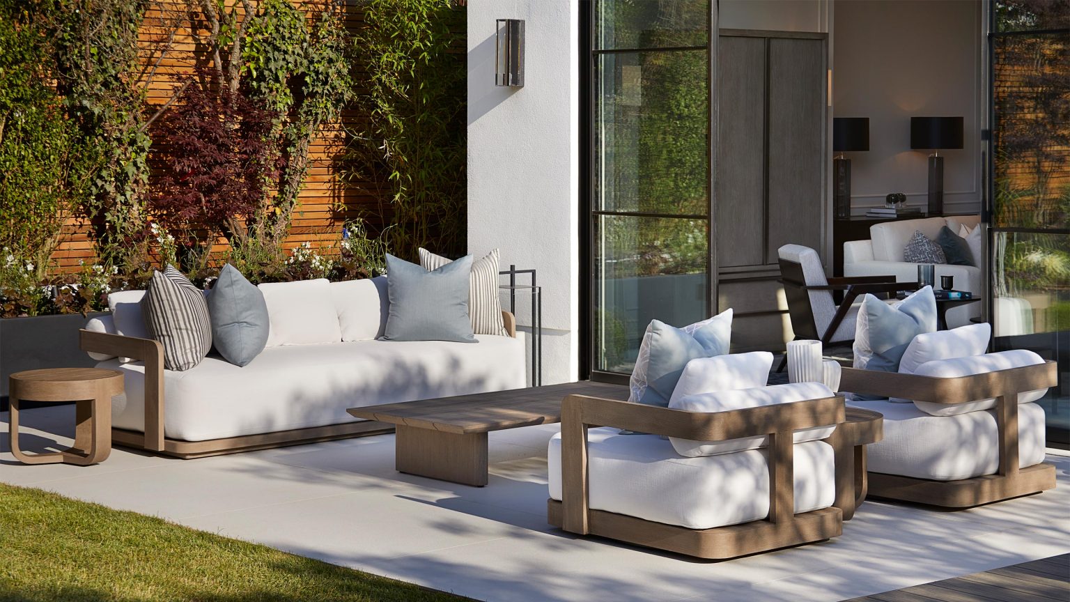 Architectural House - Mokka Design